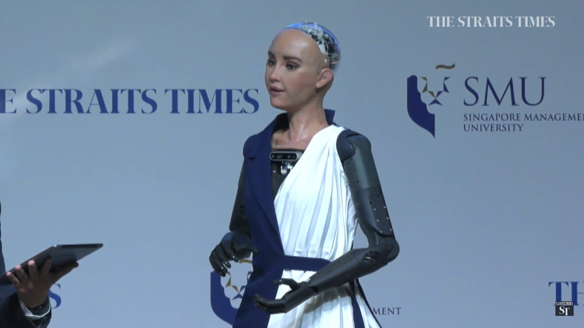 A Sneak Into The Future Of AI Revolution | Meet Sophie The Humanoid ...